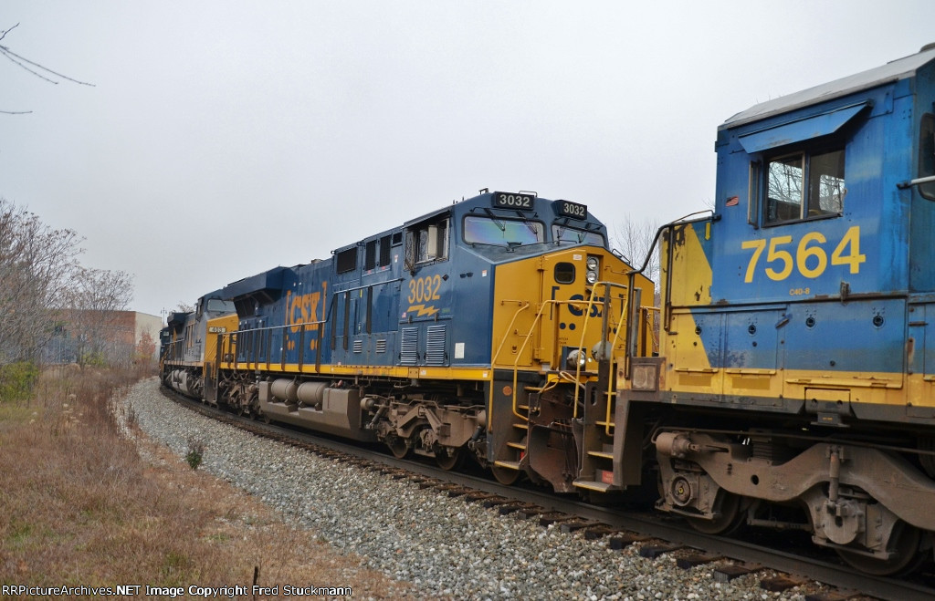 CSX 3032 & 403
